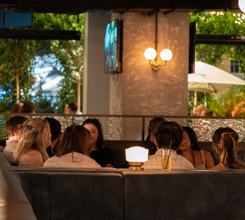 Reign and Pour Restaurant and Bar - Seaside Pouring House Auckland