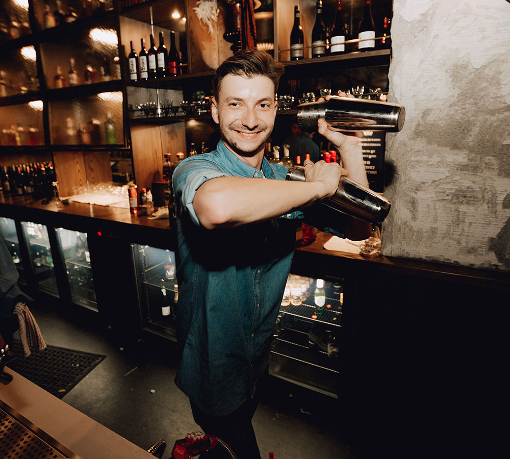 Reign & Pour Restaurant & Bar Auckland - Contact Us